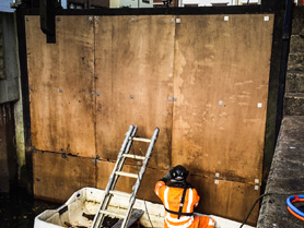 The Moorings Lock Gate :: MMC Diving Services